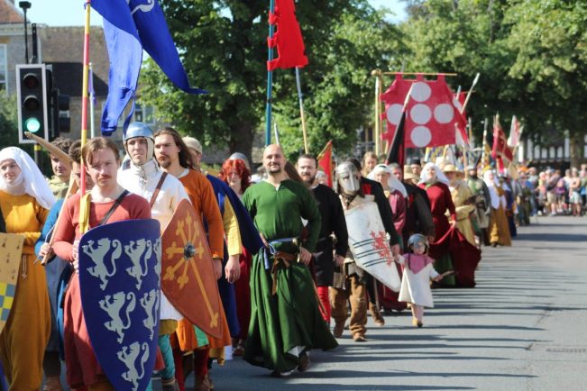 IN PICTURES - Tens of thousands go back in time for Battle of Evesham ...